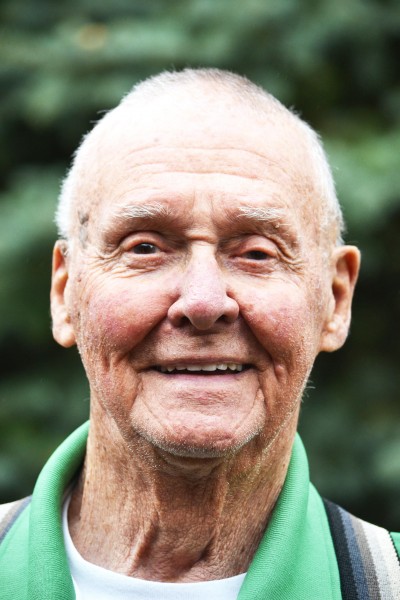 Featured: Doug Garrett – A sporting warrior turns 92 - Niagara Now